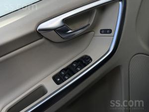 Grey Volvo XC60 2010 in Tukums, with an engine capacity of 2.40 L and mileage of 222 thousand km for 5790 €, photo 15 on AUTOMOTO.COM.LV
