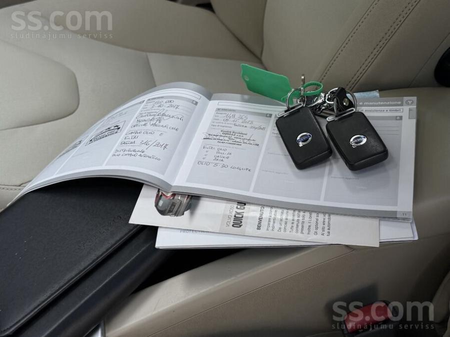 Grey Volvo XC60 2010 in Tukums, with an engine capacity of 2.40 L and mileage of 222 thousand km for 5790 €, photo 17 on AUTOMOTO.COM.LV