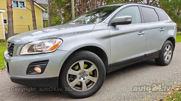 Volvo XC60 2010 in Tartu on AUTOMOTO.COM.LV Grey Volvo XC60 2010 in Tartu, with an engine capacity of 2.40 L and mileage of 309 thousand km for 5990 €, photo 1 on AUTOMOTO.COM.LV