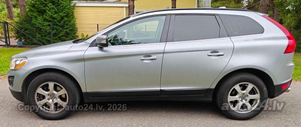 Volvo XC60 2010 in Tartu on AUTOMOTO.COM.LV Grey Volvo XC60 2010 in Tartu, with an engine capacity of 2.40 L and mileage of 309 thousand km for 5990 €, photo 7 on AUTOMOTO.COM.LV