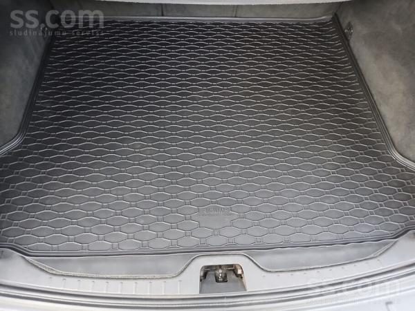 Pelēks Volvo XC60 2010 Saldus, ar dzinēja tilpumu 2.40 L un nobraukumu 296 tūkst. km par 10250 €, foto 10 vietnē AUTOMOTO.COM.LV