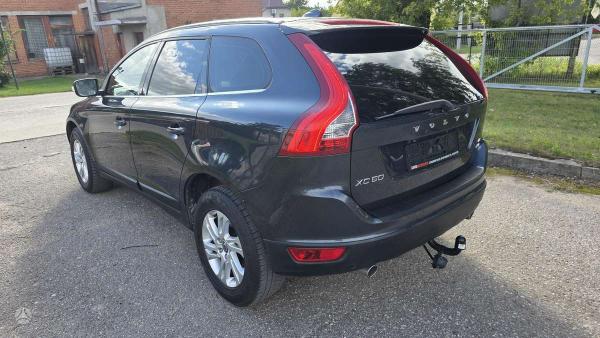 Pelēks Volvo XC60 2010 Šauļi, ar dzinēja tilpumu 2.40 L un nobraukumu 283 tūkst. km par 7850 €, foto 4 vietnē AUTOMOTO.COM.LV