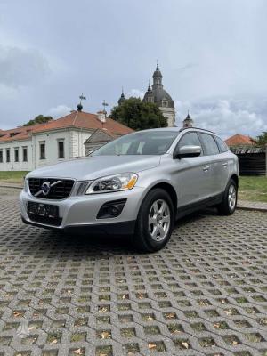 Pelēks Volvo XC60 2010 Kauņa, ar dzinēja tilpumu 2.40 L un nobraukumu 279 tūkst. km par 6150 €, foto  vietnē AUTOMOTO.COM.LV