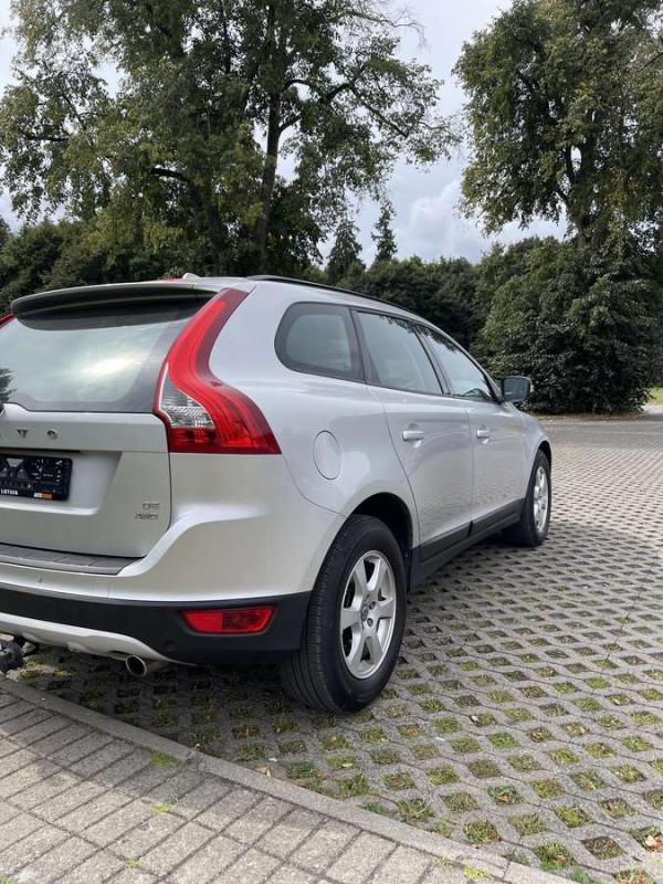 Pelēks Volvo XC60 2010 Kauņa, ar dzinēja tilpumu 2.40 L un nobraukumu 279 tūkst. km par 6150 €, foto 6 vietnē AUTOMOTO.COM.LV