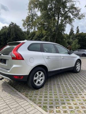 Pelēks Volvo XC60 2010 Kauņa, ar dzinēja tilpumu 2.40 L un nobraukumu 279 tūkst. km par 6150 €, foto 10 vietnē AUTOMOTO.COM.LV