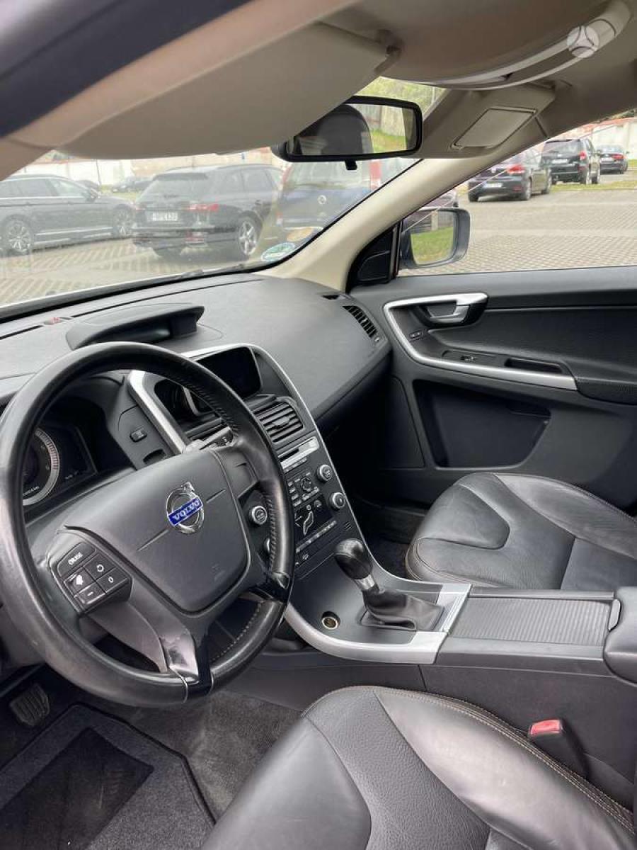 Pelēks Volvo XC60 2010 Kauņa, ar dzinēja tilpumu 2.40 L un nobraukumu 279 tūkst. km par 6150 €, foto 13 vietnē AUTOMOTO.COM.LV