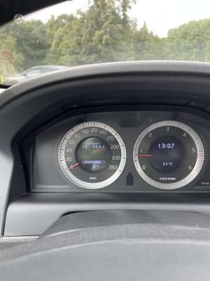 Pelēks Volvo XC60 2010 Kauņa, ar dzinēja tilpumu 2.40 L un nobraukumu 279 tūkst. km par 6150 €, foto 16 vietnē AUTOMOTO.COM.LV
