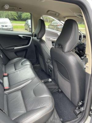 Pelēks Volvo XC60 2010 Kauņa, ar dzinēja tilpumu 2.40 L un nobraukumu 279 tūkst. km par 6150 €, foto 17 vietnē AUTOMOTO.COM.LV