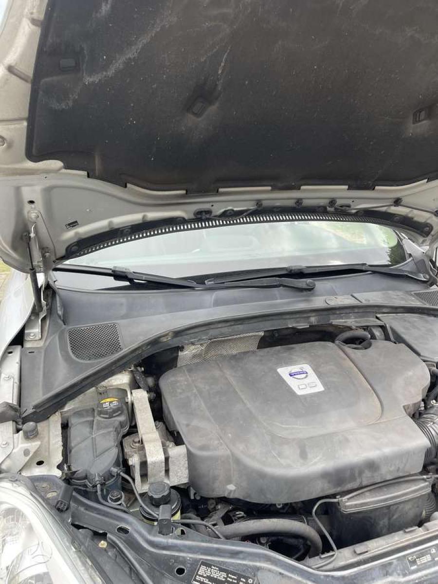Pelēks Volvo XC60 2010 Kauņa, ar dzinēja tilpumu 2.40 L un nobraukumu 279 tūkst. km par 6150 €, foto 21 vietnē AUTOMOTO.COM.LV