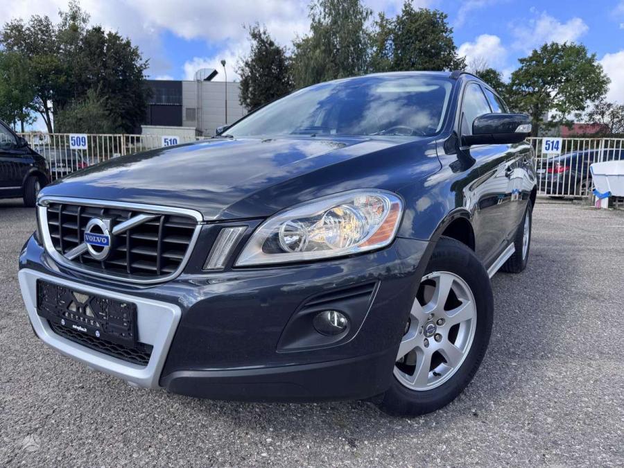 Pelēks Volvo XC60 2010 Alīta, ar dzinēja tilpumu 2.40 L un nobraukumu 277 tūkst. km par 7850 €, foto 1 vietnē AUTOMOTO.COM.LV