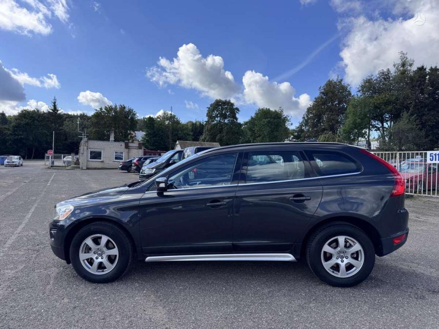 Pelēks Volvo XC60 2010 Alīta, ar dzinēja tilpumu 2.40 L un nobraukumu 277 tūkst. km par 7850 €, foto 7 vietnē AUTOMOTO.COM.LV