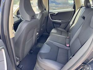 Pelēks Volvo XC60 2010 Alīta, ar dzinēja tilpumu 2.40 L un nobraukumu 277 tūkst. km par 7850 €, foto 12 vietnē AUTOMOTO.COM.LV