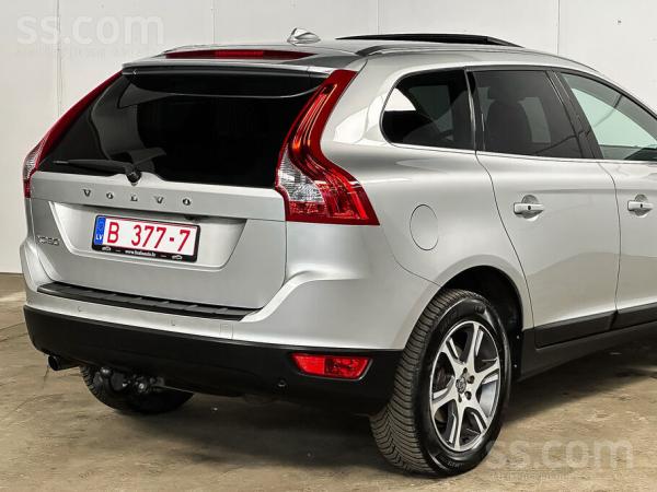 Grey Volvo XC60 2010 in Jurmala, with an engine capacity of 2.00 L and mileage of 246 thousand km for 10450 €, photo 9 on AUTOMOTO.COM.LV