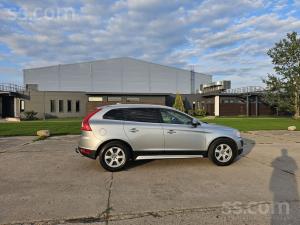 Pelēks Volvo XC60 2010 Ogre, ar dzinēja tilpumu 2.40 L un nobraukumu 330 tūkst. km par 5750 €, foto 10 vietnē AUTOMOTO.COM.LV
