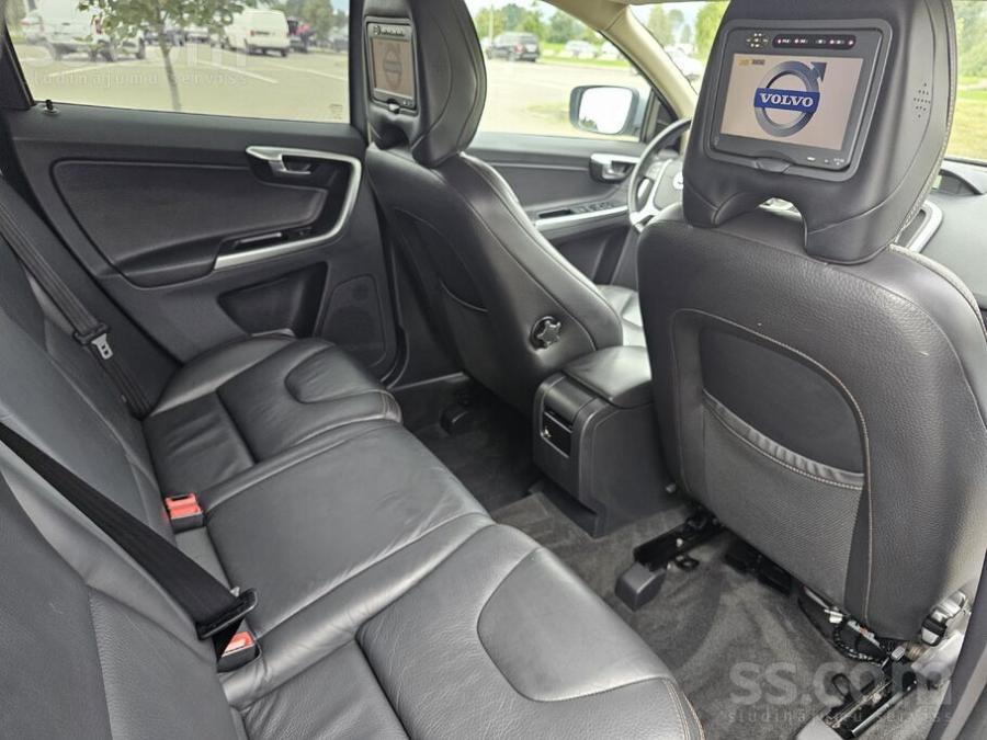 Pelēks Volvo XC60 2010 Ogre, ar dzinēja tilpumu 2.40 L un nobraukumu 330 tūkst. km par 5750 €, foto 12 vietnē AUTOMOTO.COM.LV