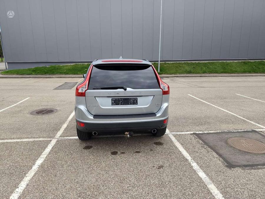 Pelēks Volvo XC60 2010 Viļņa, ar dzinēja tilpumu 2.40 L un nobraukumu 243 tūkst. km par 7300 €, foto 7 vietnē AUTOMOTO.COM.LV