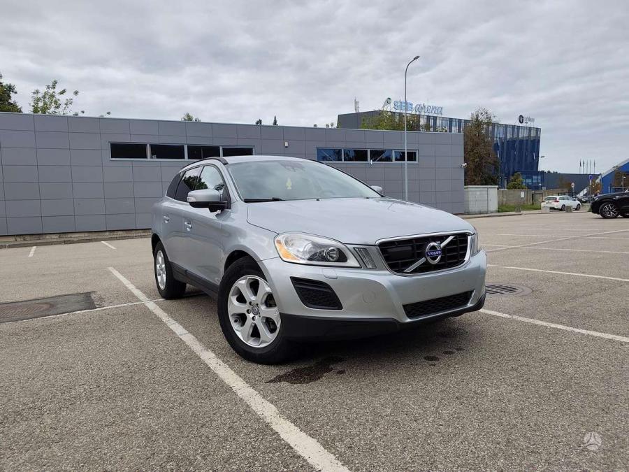 Pelēks Volvo XC60 2010 Viļņa, ar dzinēja tilpumu 2.40 L un nobraukumu 243 tūkst. km par 7300 €, foto 10 vietnē AUTOMOTO.COM.LV