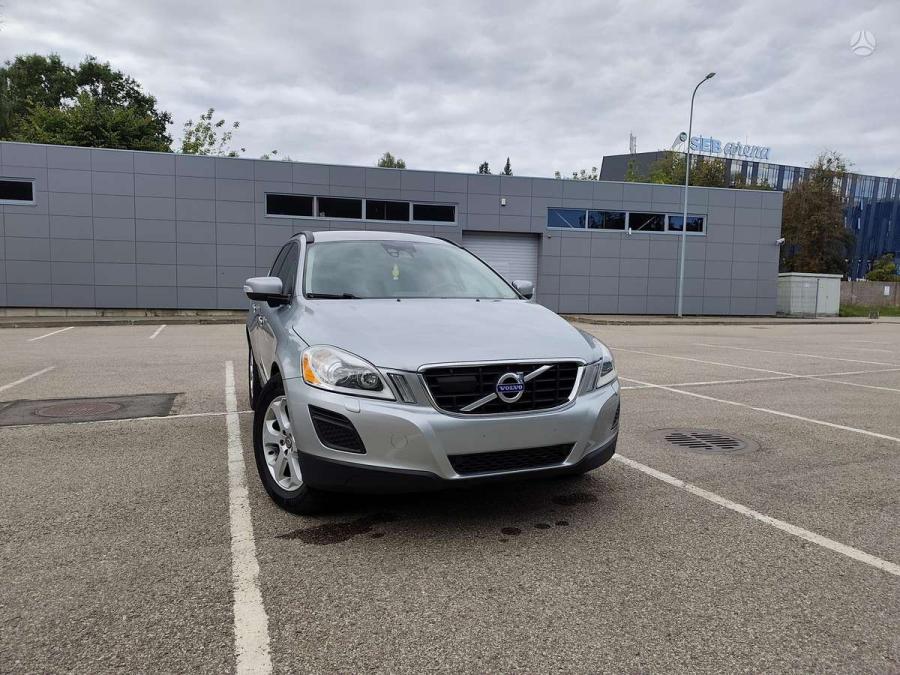 Pelēks Volvo XC60 2010 Viļņa, ar dzinēja tilpumu 2.40 L un nobraukumu 243 tūkst. km par 7300 €, foto 11 vietnē AUTOMOTO.COM.LV