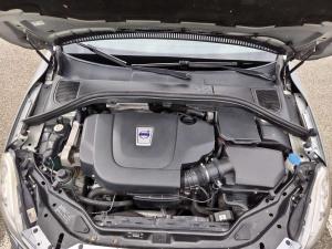 Pelēks Volvo XC60 2010 Viļņa, ar dzinēja tilpumu 2.40 L un nobraukumu 243 tūkst. km par 7300 €, foto 15 vietnē AUTOMOTO.COM.LV
