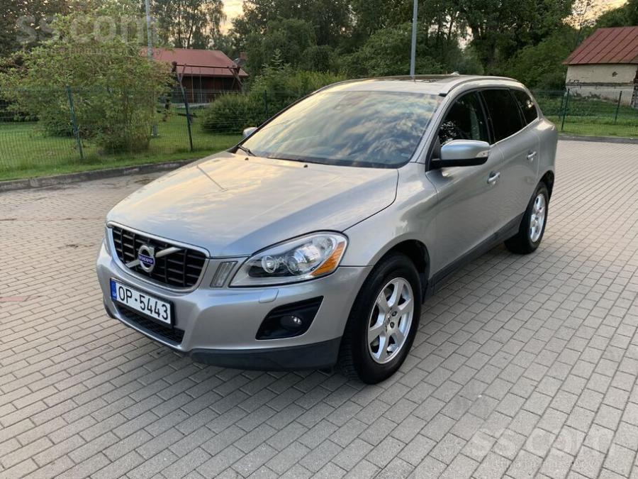 Pelēks Volvo XC60 2010 Ogre, ar dzinēja tilpumu 2.40 L un nobraukumu 297 tūkst. km par 7950 €, foto 1 vietnē AUTOMOTO.COM.LV