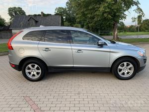 Pelēks Volvo XC60 2010 Ogre, ar dzinēja tilpumu 2.40 L un nobraukumu 297 tūkst. km par 7950 €, foto 5 vietnē AUTOMOTO.COM.LV