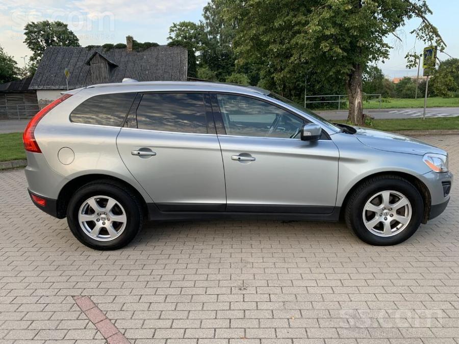 Pelēks Volvo XC60 2010 Ogre, ar dzinēja tilpumu 2.40 L un nobraukumu 297 tūkst. km par 7950 €, foto 5 vietnē AUTOMOTO.COM.LV