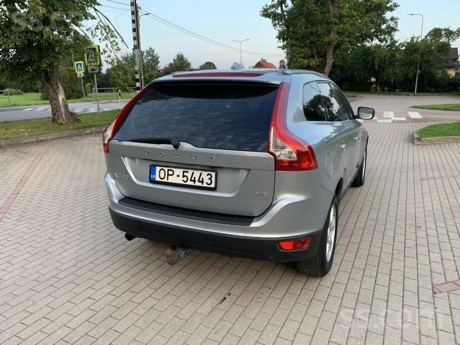 Pelēks Volvo XC60 2010 Ogre, ar dzinēja tilpumu 2.40 L un nobraukumu 297 tūkst. km par 7950 €, foto 7 vietnē AUTOMOTO.COM.LV