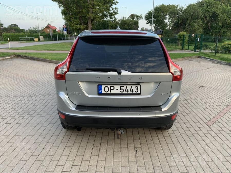 Pelēks Volvo XC60 2010 Ogre, ar dzinēja tilpumu 2.40 L un nobraukumu 297 tūkst. km par 7950 €, foto 8 vietnē AUTOMOTO.COM.LV