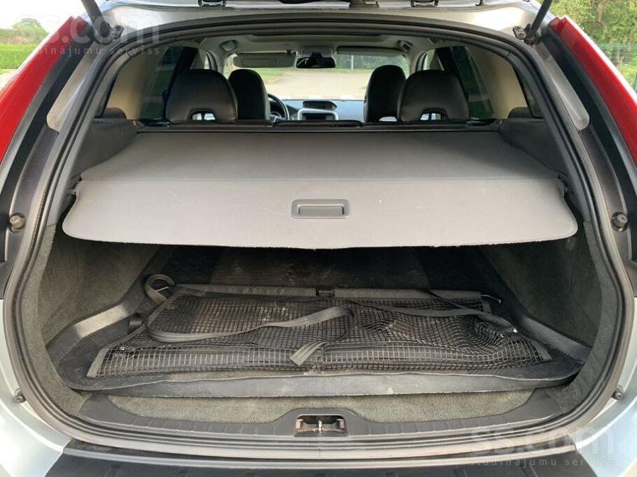 Pelēks Volvo XC60 2010 Ogre, ar dzinēja tilpumu 2.40 L un nobraukumu 297 tūkst. km par 7950 €, foto 15 vietnē AUTOMOTO.COM.LV