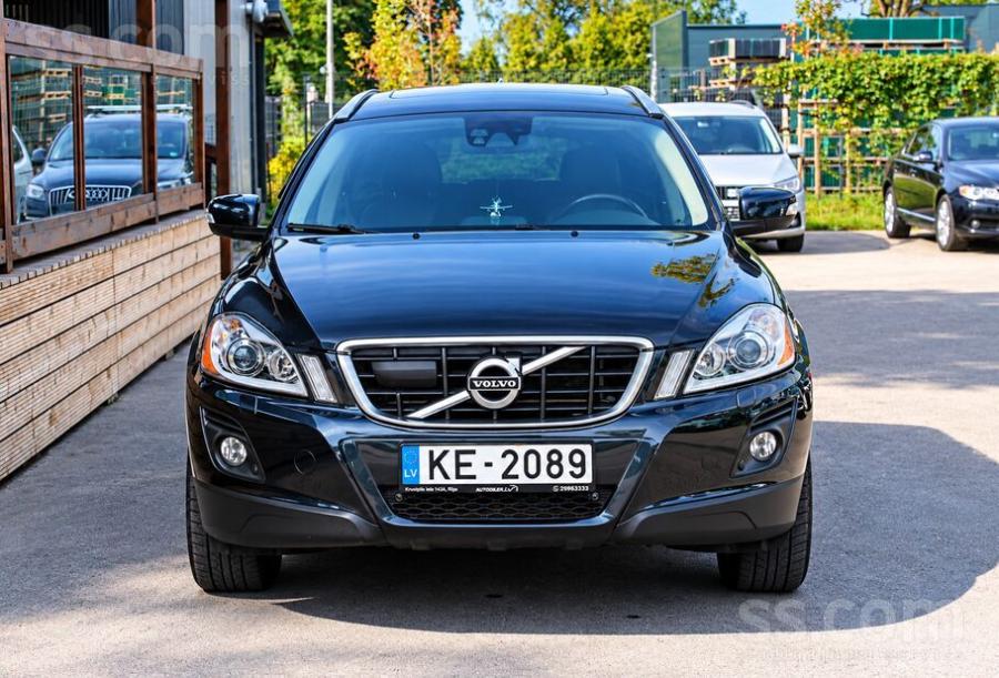 Grey Volvo XC60 2010 in Riga, with an engine capacity of 2.40 L and mileage of 0 thousand km for 6990 €, photo 1 on AUTOMOTO.COM.LV