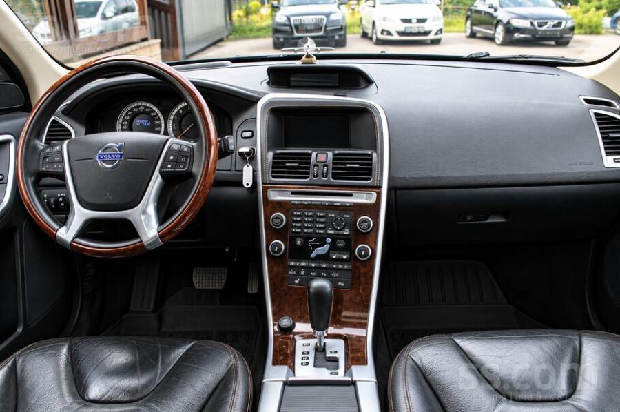 Grey Volvo XC60 2010 in Riga, with an engine capacity of 2.40 L and mileage of 0 thousand km for 6990 €, photo 11 on AUTOMOTO.COM.LV