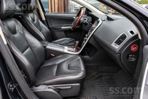 Grey Volvo XC60 2010 in Riga, with an engine capacity of 2.40 L and mileage of 0 thousand km for 6990 €, photo 12 on AUTOMOTO.COM.LV