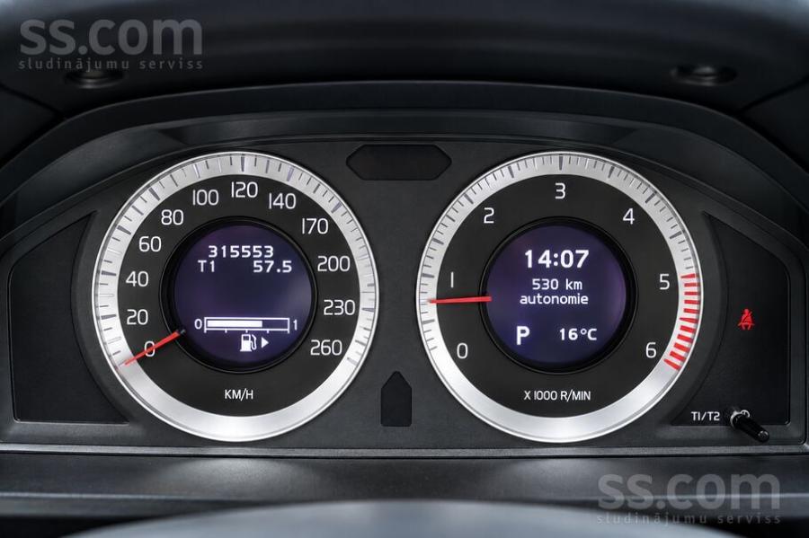 Grey Volvo XC60 2010 in Riga, with an engine capacity of 2.40 L and mileage of 0 thousand km for 6990 €, photo 17 on AUTOMOTO.COM.LV