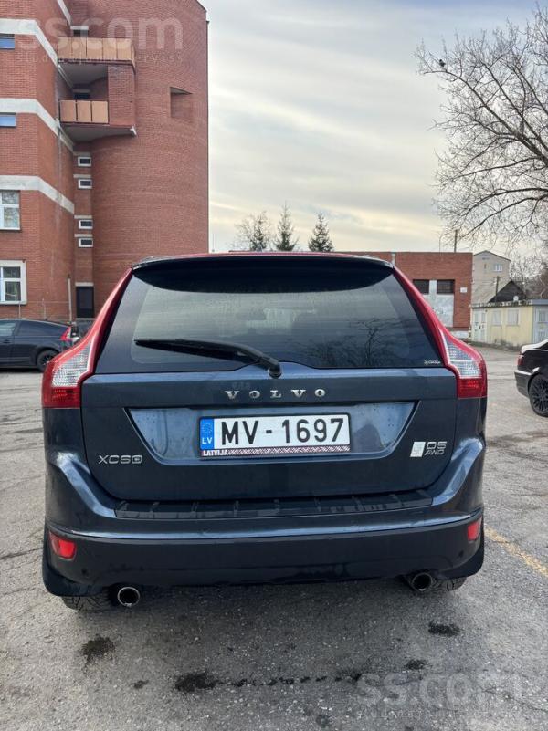 Grey Volvo XC60 2011 in Daugavpils, with an engine capacity of 2.40 L and mileage of 240 thousand km for 9199 €, photo 7 on AUTOMOTO.COM.LV