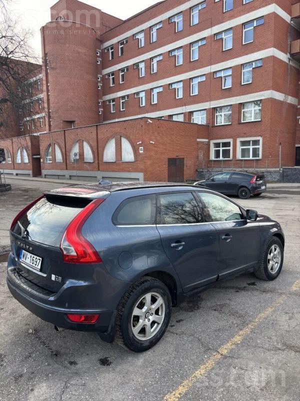 Grey Volvo XC60 2011 in Daugavpils, with an engine capacity of 2.40 L and mileage of 240 thousand km for 9199 €, photo 9 on AUTOMOTO.COM.LV