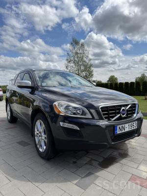 Grey Volvo XC60 2011 in Bauska, with an engine capacity of 2.40 L and mileage of 309 thousand km for 9480 €, photo 1 on AUTOMOTO.COM.LV