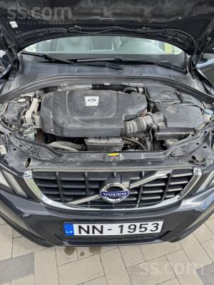 Grey Volvo XC60 2011 in Bauska, with an engine capacity of 2.40 L and mileage of 309 thousand km for 9480 €, photo 5 on AUTOMOTO.COM.LV