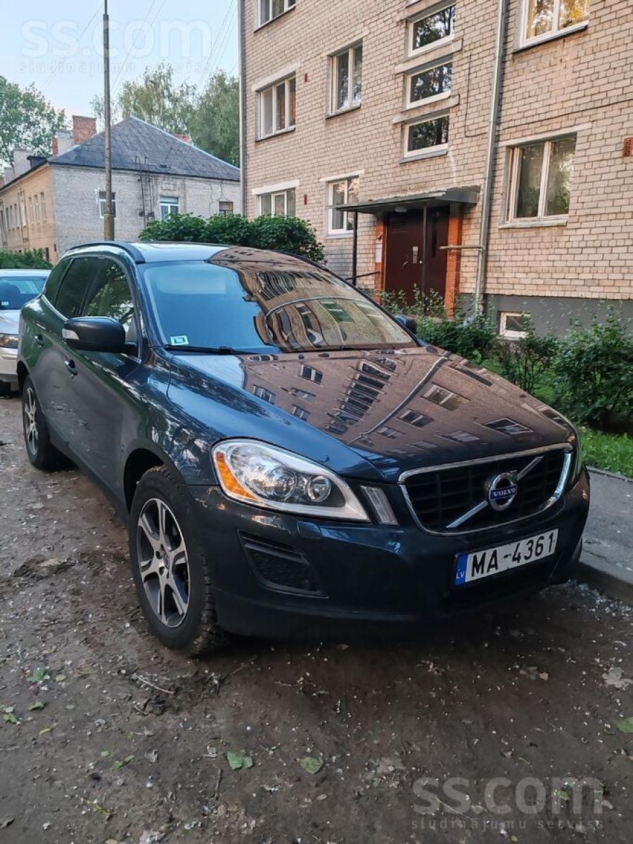 Grey Volvo XC60 2011 in Riga, with an engine capacity of 2.00 L and mileage of 273 thousand km for 7500 €, photo 1 on AUTOMOTO.COM.LV
