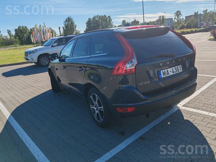 Grey Volvo XC60 2011 in Riga, with an engine capacity of 2.00 L and mileage of 273 thousand km for 7500 €, photo 5 on AUTOMOTO.COM.LV