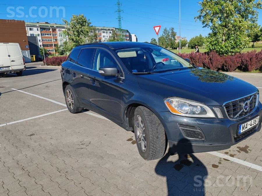 Pelēks Volvo XC60 2011 Rīga, ar dzinēja tilpumu 2.00 L un nobraukumu 272 tūkst. km par 6100 €, foto 4 vietnē AUTOMOTO.COM.LV