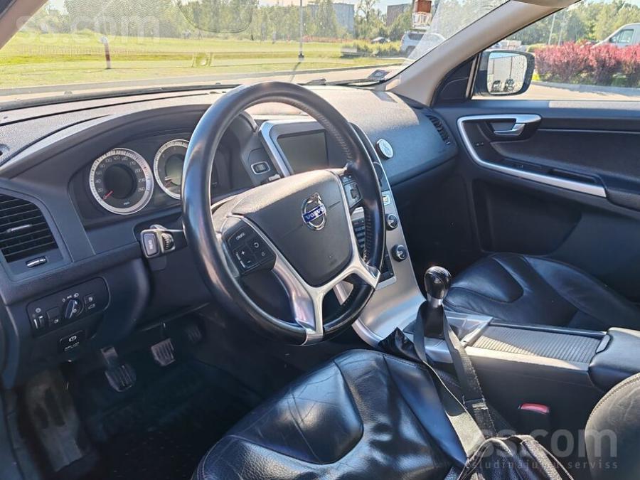 Pelēks Volvo XC60 2011 Rīga, ar dzinēja tilpumu 2.00 L un nobraukumu 272 tūkst. km par 6100 €, foto 10 vietnē AUTOMOTO.COM.LV