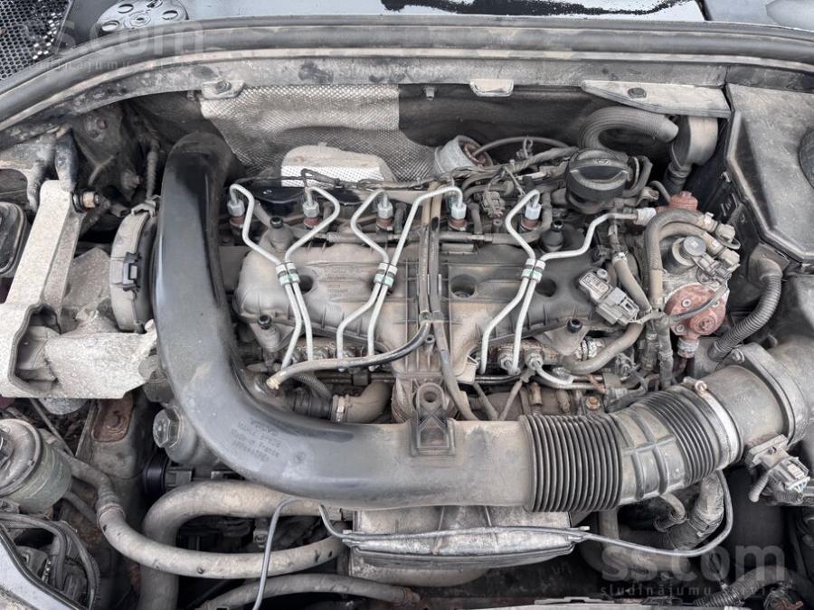 Grey Volvo XC60 2011 in Ogre, with an engine capacity of 2.40 L and mileage of 290 thousand km for 3350 €, photo 12 on AUTOMOTO.COM.LV