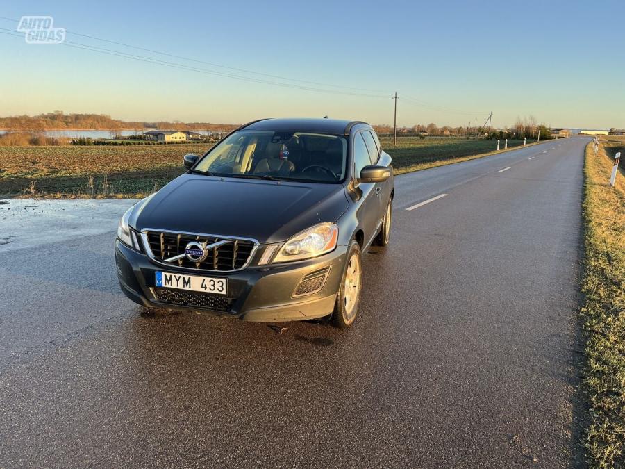 Grey Volvo XC60 2011 in Ukmerge, with an engine capacity of 2.00 L and mileage of 245 thousand km for 7950 €, photo 2 on AUTOMOTO.COM.LV