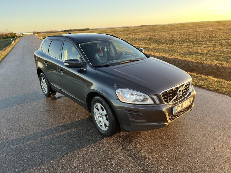 Grey Volvo XC60 2011 in Ukmerge, with an engine capacity of 2.00 L and mileage of 245 thousand km for 7950 €, photo 6 on AUTOMOTO.COM.LV