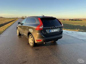 Grey Volvo XC60 2011 in Ukmerge, with an engine capacity of 2.00 L and mileage of 245 thousand km for 7950 €, photo 9 on AUTOMOTO.COM.LV