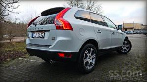 Grey Volvo XC60 2011 in Riga, with an engine capacity of 2.40 L and mileage of 300 thousand km for 7300 €, photo 3 on AUTOMOTO.COM.LV