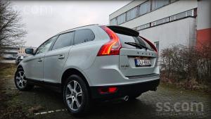 Grey Volvo XC60 2011 in Riga, with an engine capacity of 2.40 L and mileage of 300 thousand km for 7300 €, photo 4 on AUTOMOTO.COM.LV