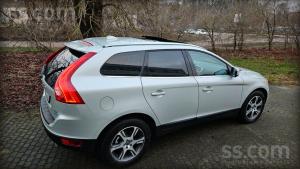Grey Volvo XC60 2011 in Riga, with an engine capacity of 2.40 L and mileage of 300 thousand km for 7300 €, photo 5 on AUTOMOTO.COM.LV
