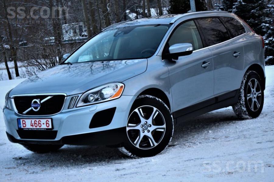 Grey Volvo XC60 2011 in Riga, with an engine capacity of 2.40 L and mileage of 240 thousand km for 10790 €, photo 2 on AUTOMOTO.COM.LV