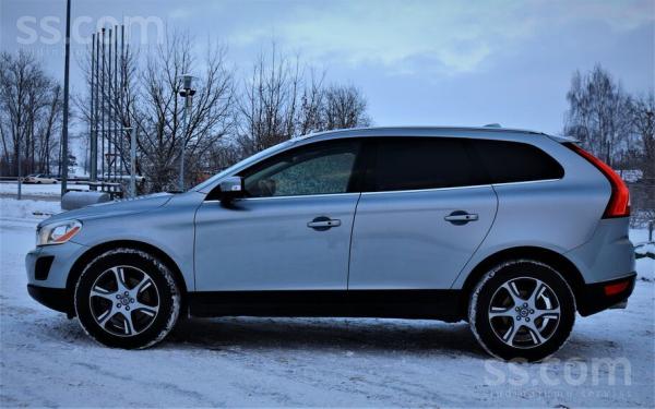 Pelēks Volvo XC60 2011 Rīga, ar dzinēja tilpumu 2.40 L un nobraukumu 240 tūkst. km par 10790 €, foto 3 vietnē AUTOMOTO.COM.LV